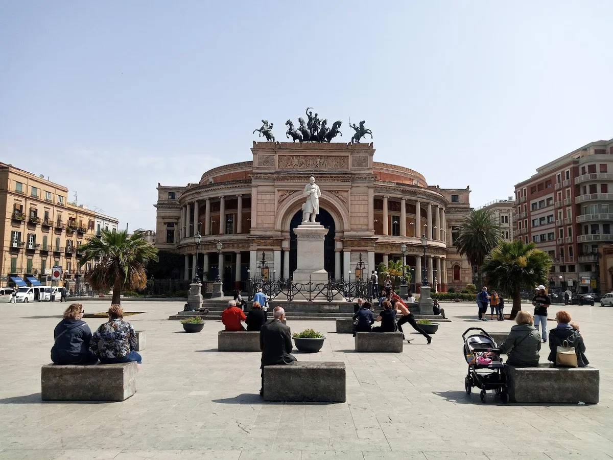 Piazza Ruggiero Settimo | What to Know Before You Go