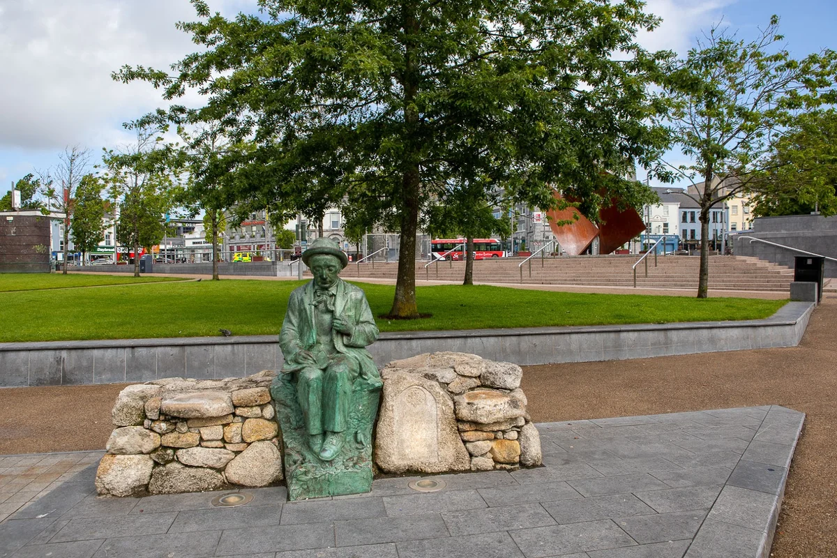 Pádraic Ó Conaire Statue (Replica) - Ask AI | mindtrip