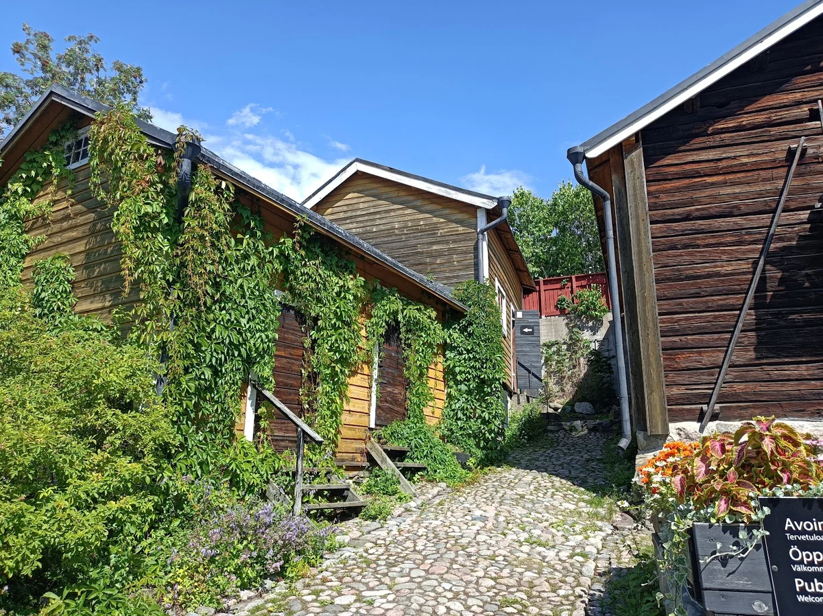 Gallery Vanha Kappalaisentalo in Porvoo | Ask Anything