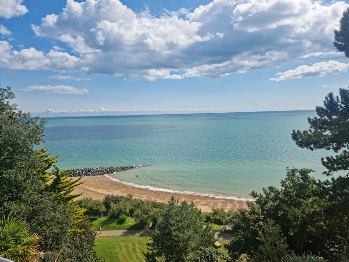 Mermaid Beach in Folkestone, Kent - Ask AI | mindtrip