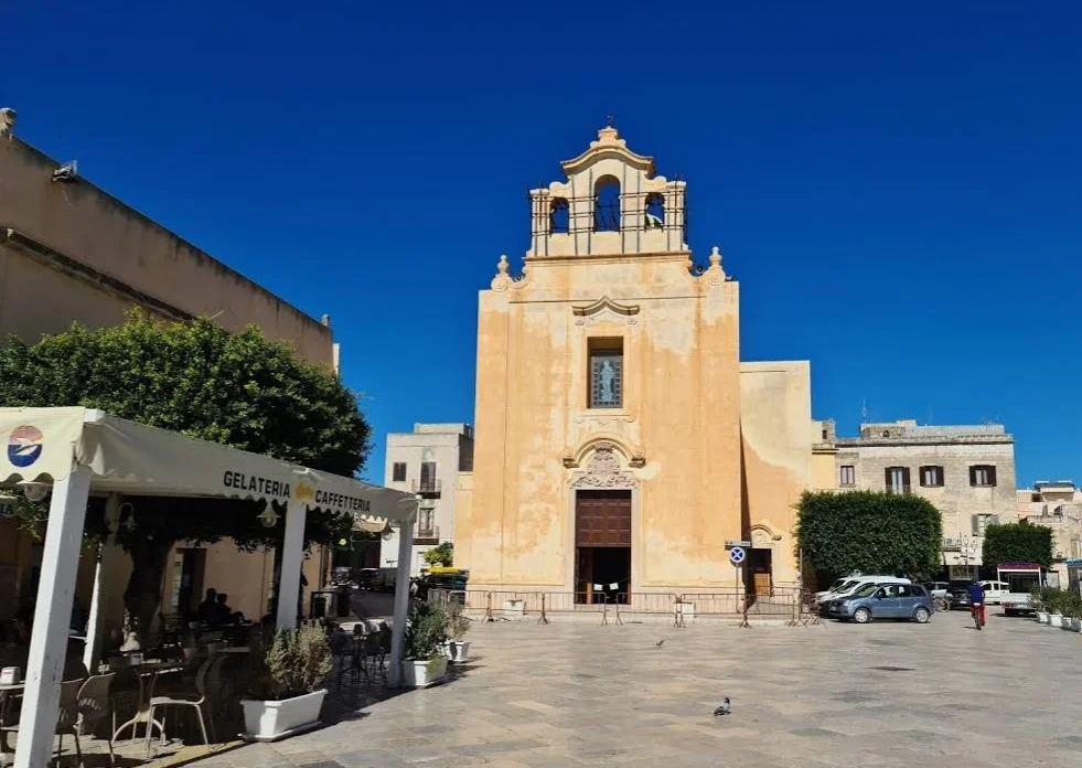 Piazza Madrice in Favignana, Sicily | Ask Anything