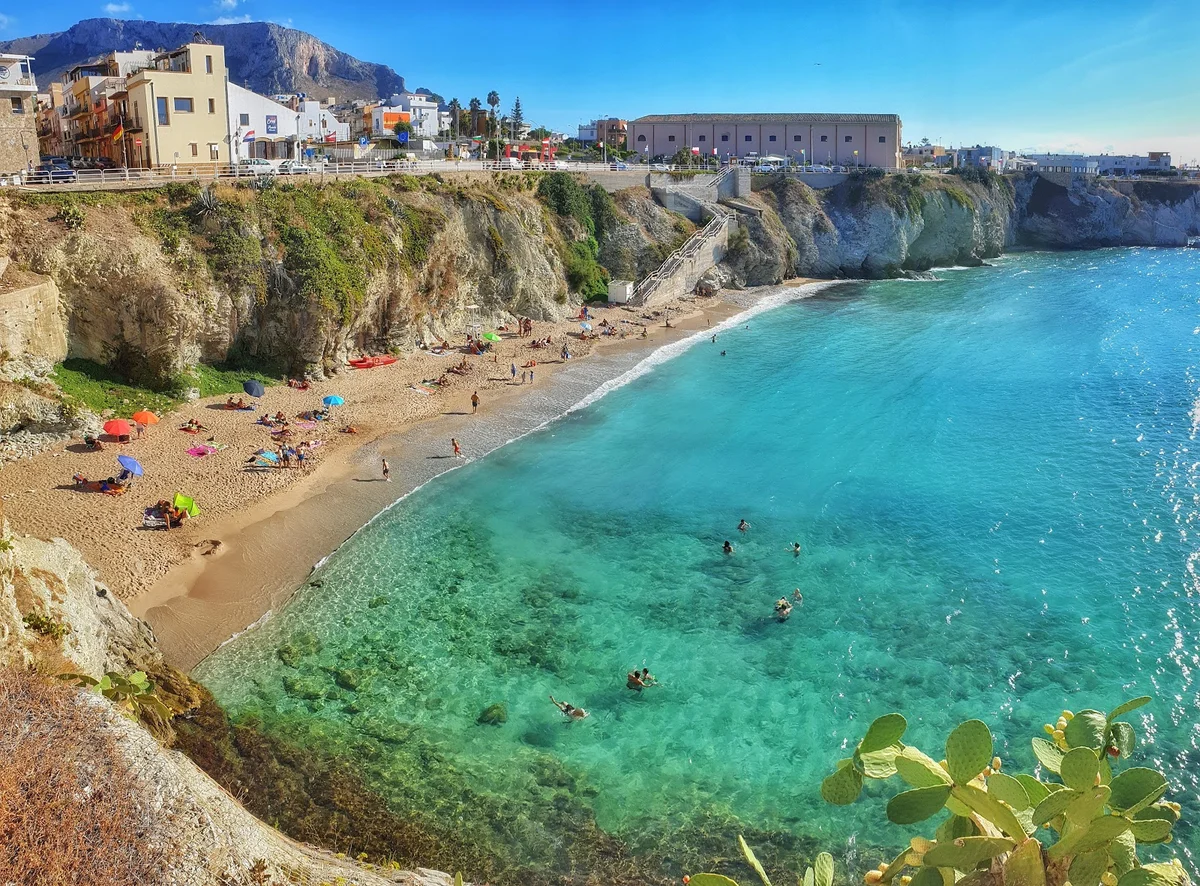 La Praiola in Terrasini, Sicilia - Ask AI | mindtrip
