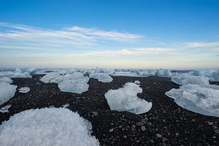 Black Diamond beach in Vik - Ask AI | mindtrip