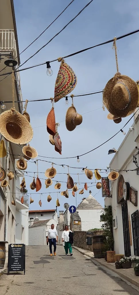 Via Brigata Regina in Alberobello - Ask AI | mindtrip