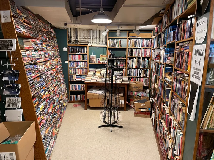 Pine Books in Seattle, Washington | Ask Anything