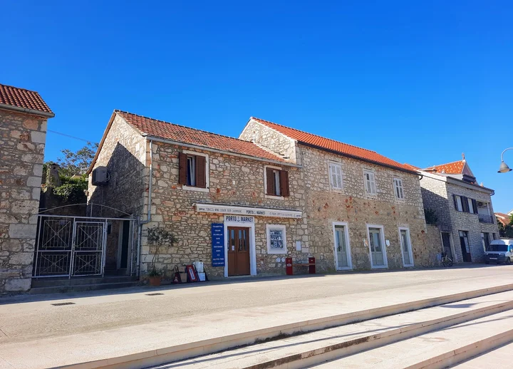 Stari grad Hvar in Stari Grad - Ask AI | mindtrip