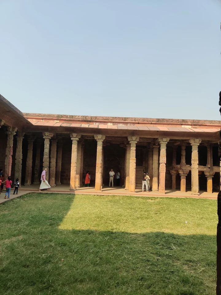 Chaurasi Khamba Hill in Kaman, Rajasthan - Ask AI | mindtrip