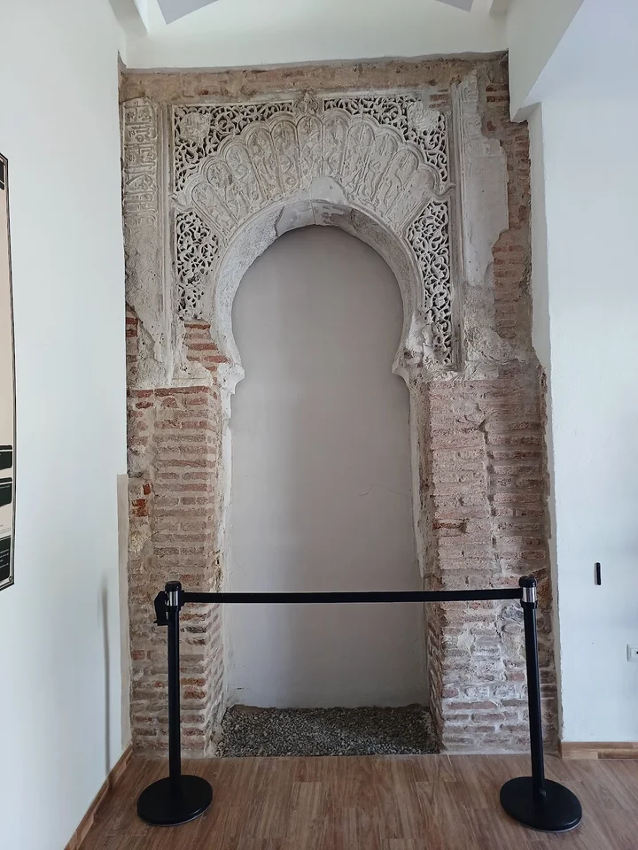 Arco Mihrab Nazari in Velez-Malaga, Andalucia | Ask Anything