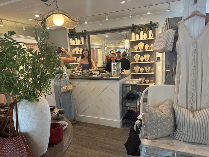 Milly & Grace in Siasconset - Ask AI | mindtrip