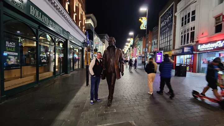 Brian Epstein Statue in Liverpool - Ask AI | mindtrip