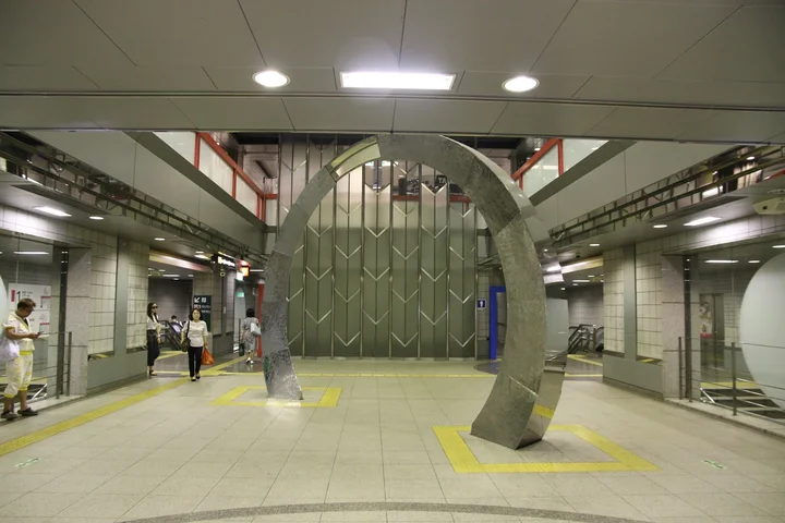Tochomae Station in Tokyo | Ask Anything