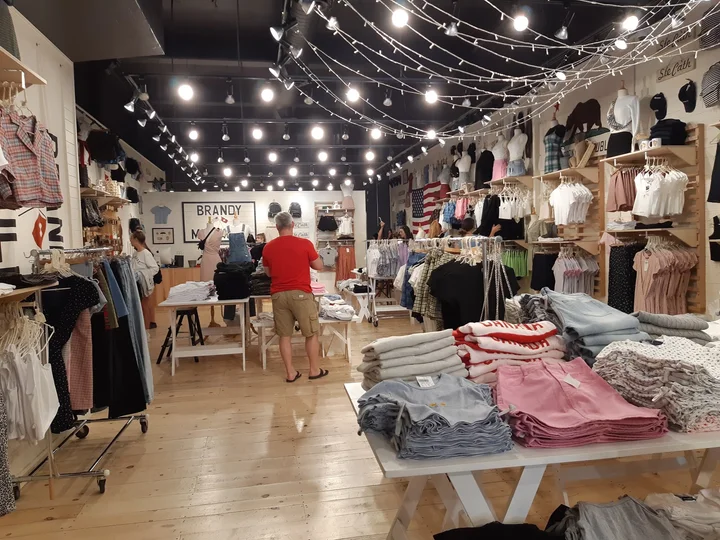 Brandy Melville - Montreal | What to Know Before You Go