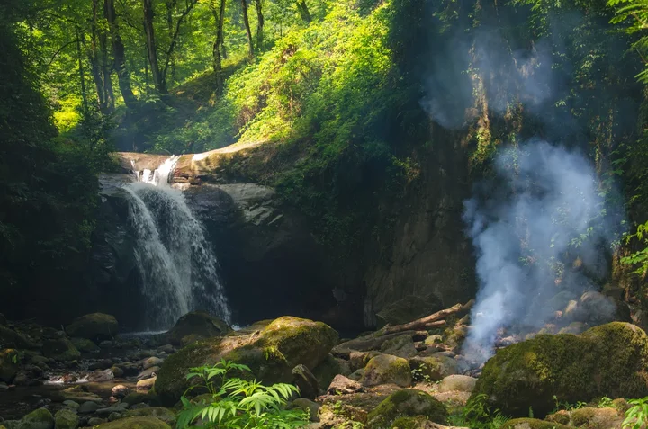 Zomorrod Waterfall in Haviq - Ask AI | mindtrip