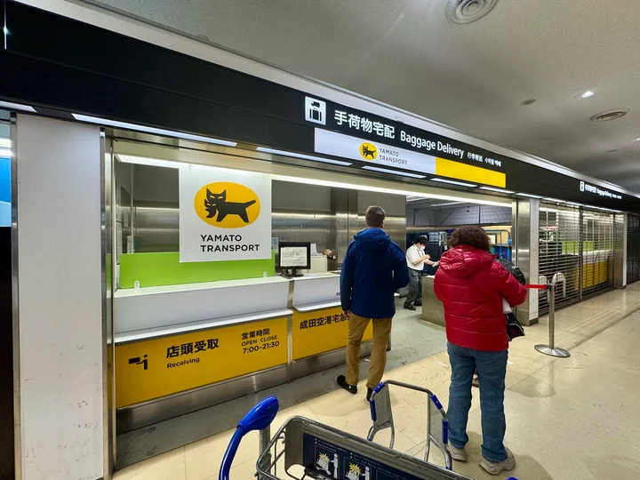 Yamato Transport Narita Baggage Delivery Service Counter