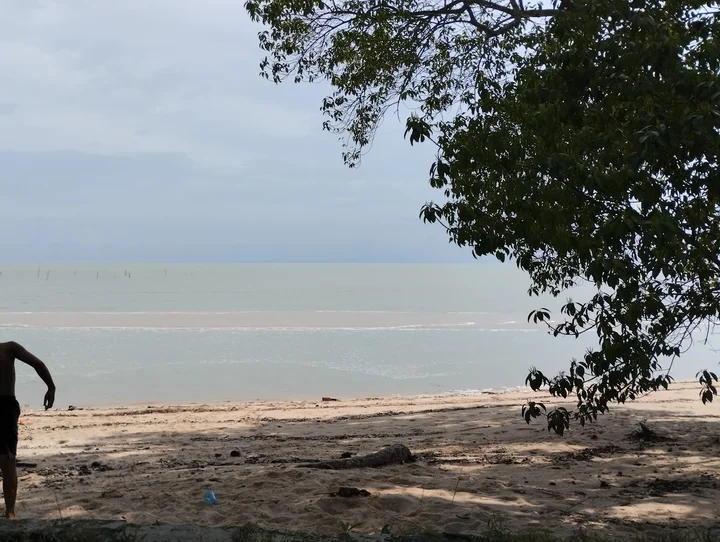 Pantai Serim in Daik, Riau Islands - Ask AI | mindtrip