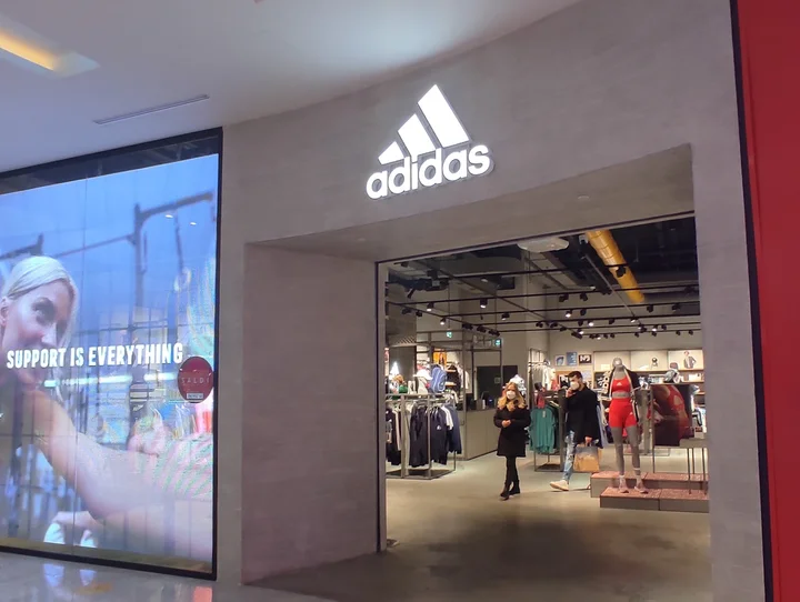 adidas Store FIRENZE in Confini, Toscana | Ask Anything