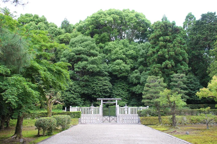 Mausoleum of Emperor Kōbun | What to Know Before You Go