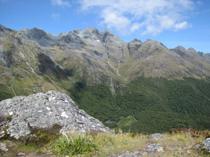Lake Mackenzie Hut in Glenorchy | What to Know Before You Go
