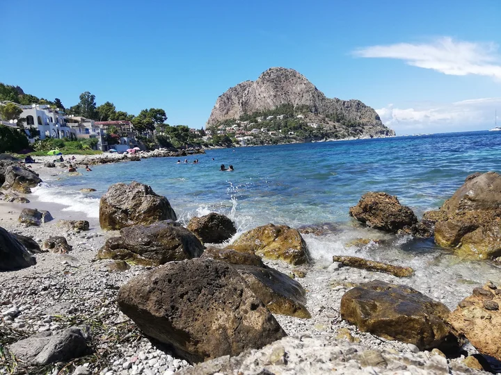Spiaggia Kafara in Santa Flavia, Sicilia - Ask AI | mindtrip