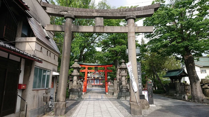 Fukashi-jinja Shrine in Matsumoto | Ask Anything