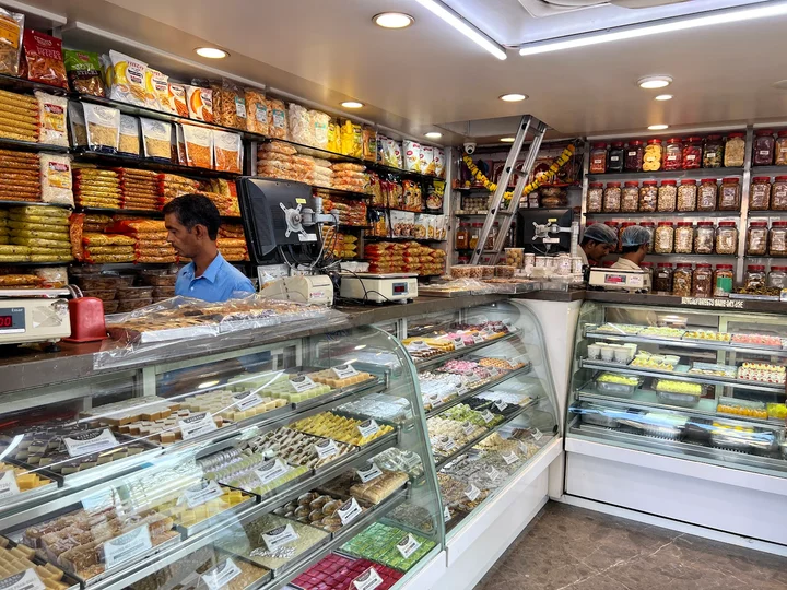 Rasrang Sweets in Pune, Maharashtra - Ask AI | mindtrip