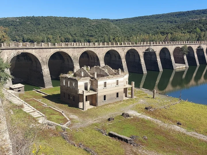 Lake Omodeo in Bidoni, Sardinia - Ask AI | mindtrip