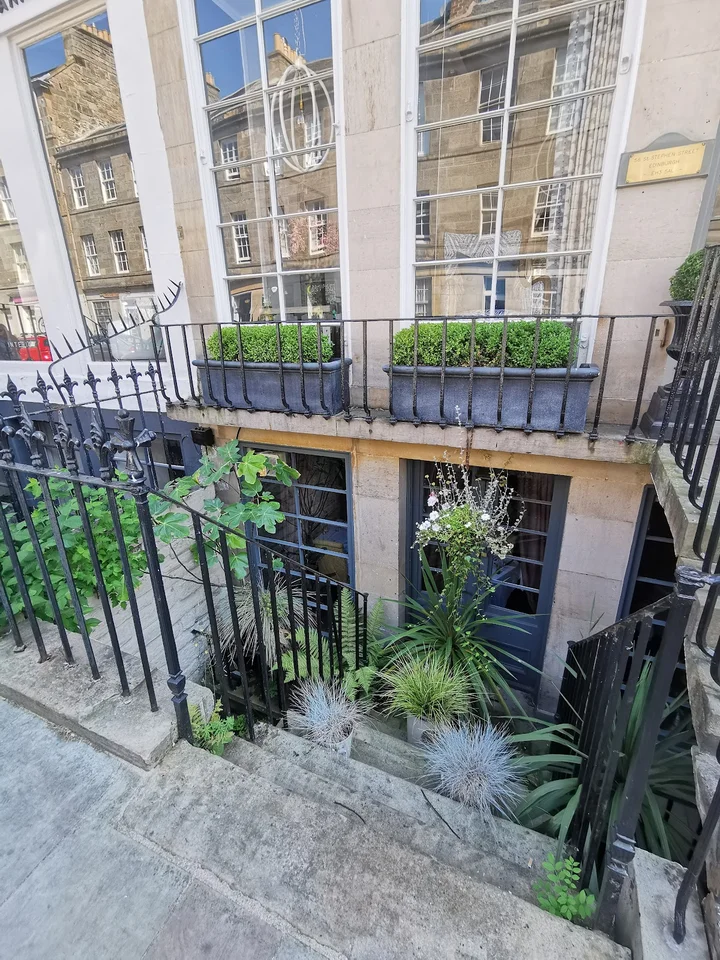 St Stephen St in Edinburgh, Scotland - Ask AI | mindtrip